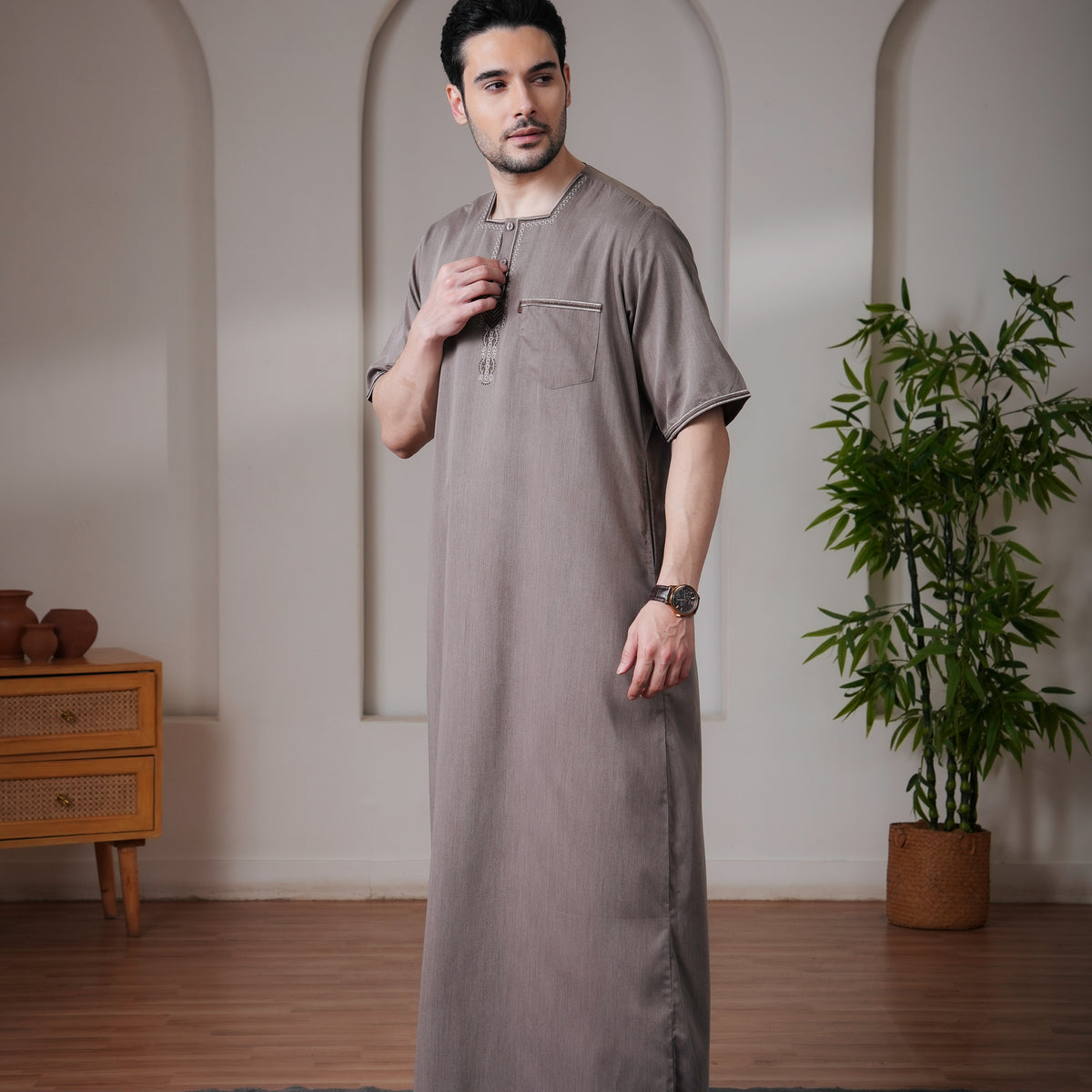 Daqiq Brown Half Sleeve Thobe Mens – Mashroo